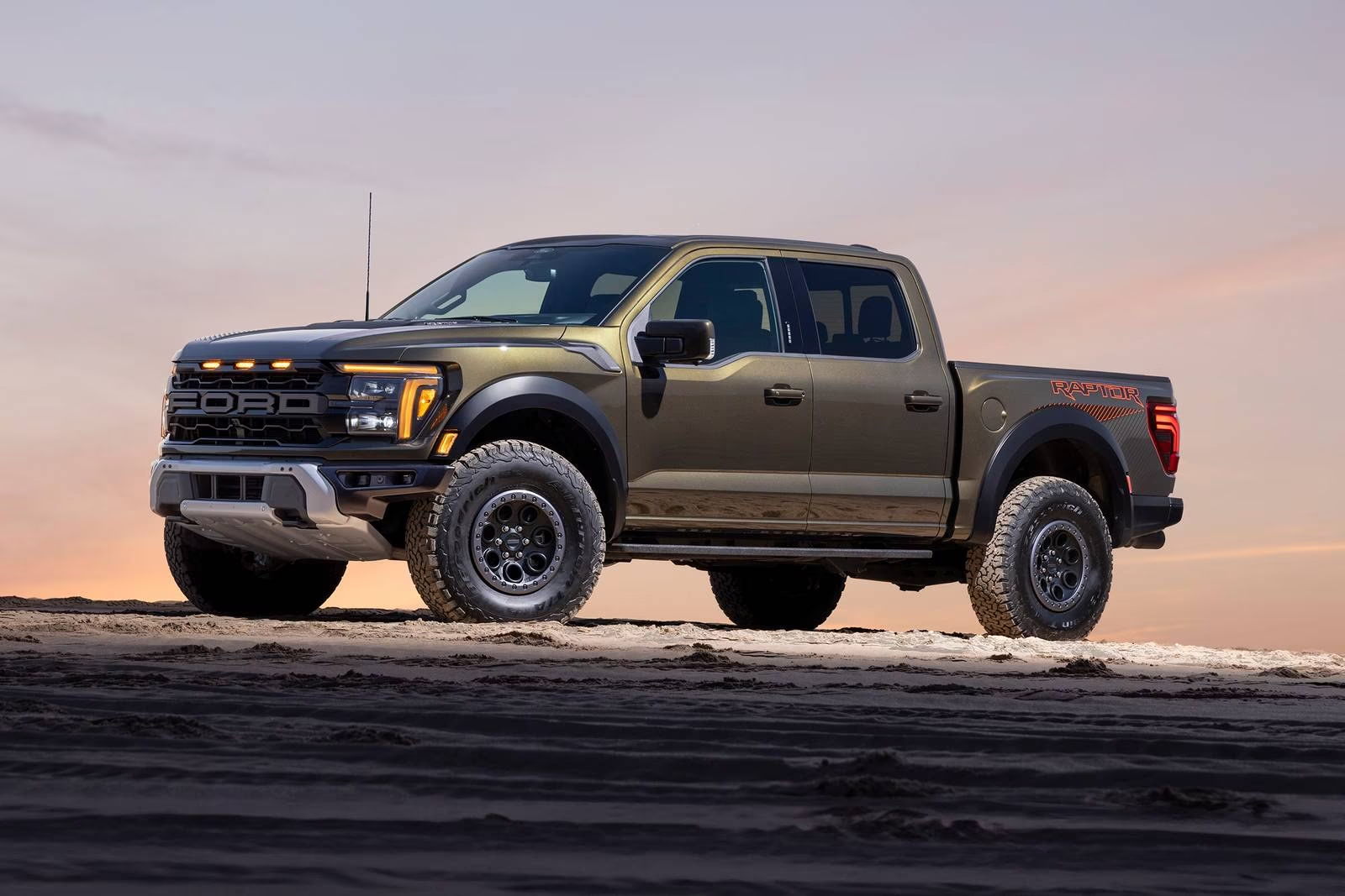 Conquer Every Job with the 2024 Ford F-150 at Huntington Beach Ford ...